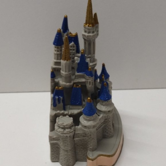 Disney | Kitchen | Disney Wdw Cinderellas Castle Replica Magnet | Poshmark